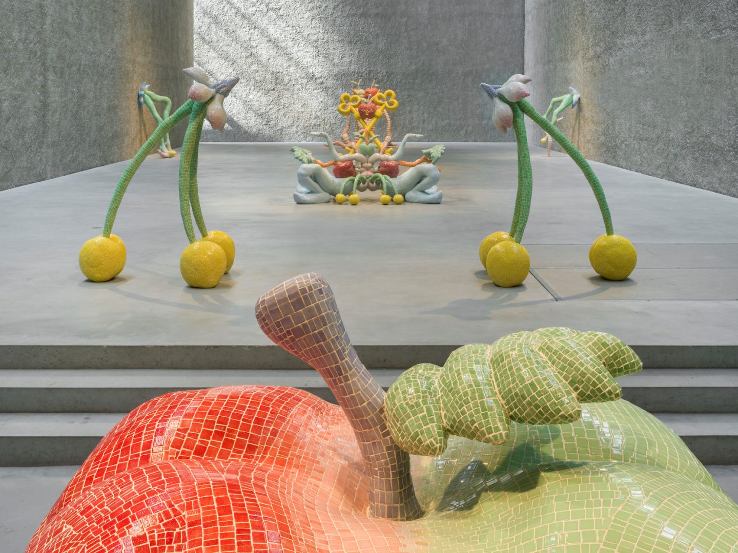 ZSÓFIA KERESZTES IN ETHYLENE ARMS – Numéro Berlin