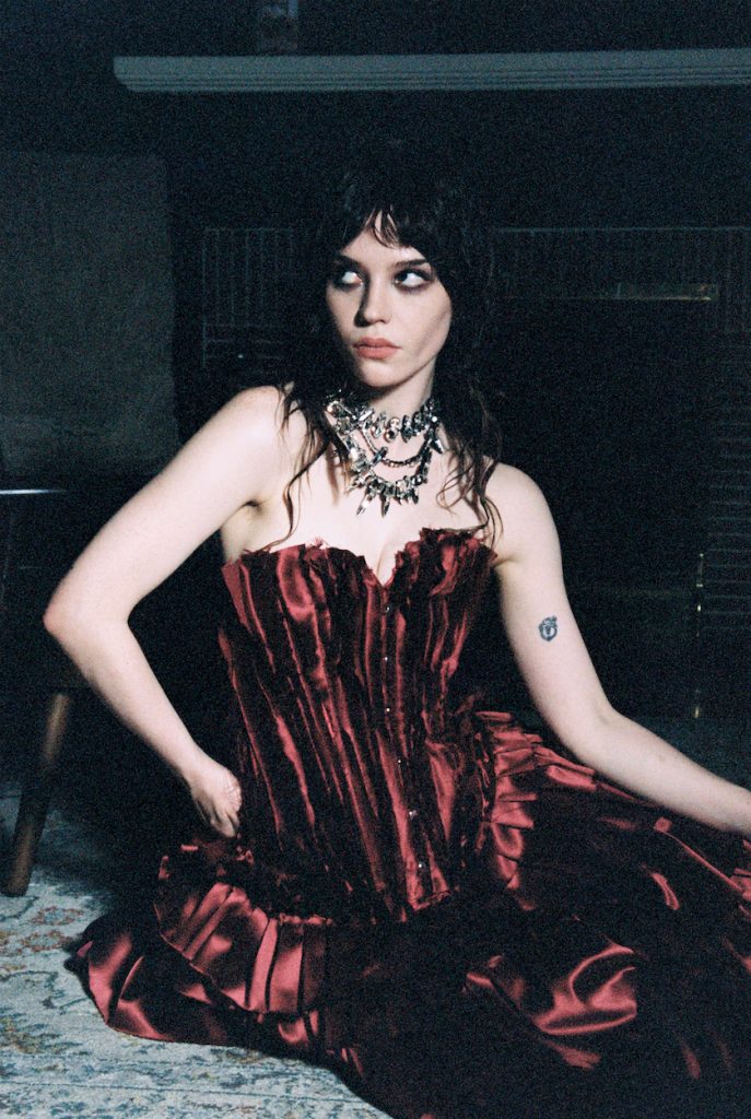 IN CONVERSATION WITH SOPHIE THATCHER – Numéro Berlin